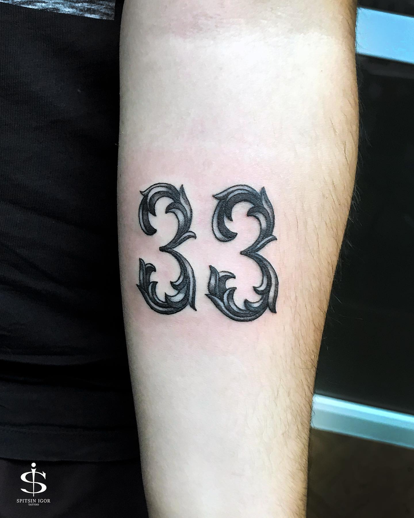 Embrace Simplicity: The Ultimate Guide to Minimalist Tattoos - Weekly ...