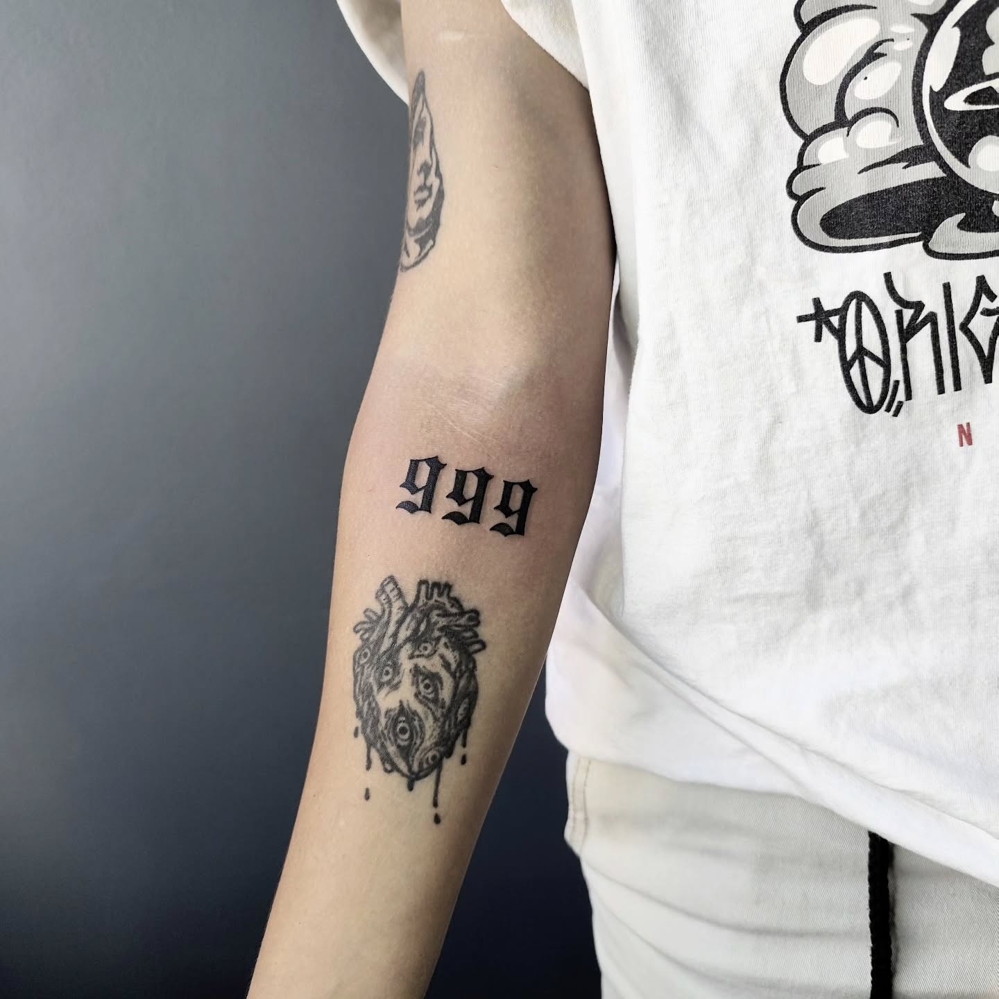 Embrace Simplicity: The Ultimate Guide to Minimalist Tattoos - Weekly ...