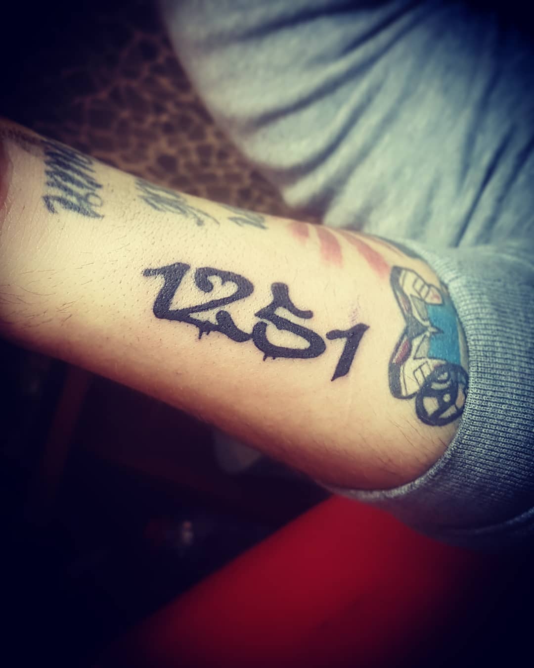 Embrace Simplicity: The Ultimate Guide to Minimalist Tattoos - Weekly ...