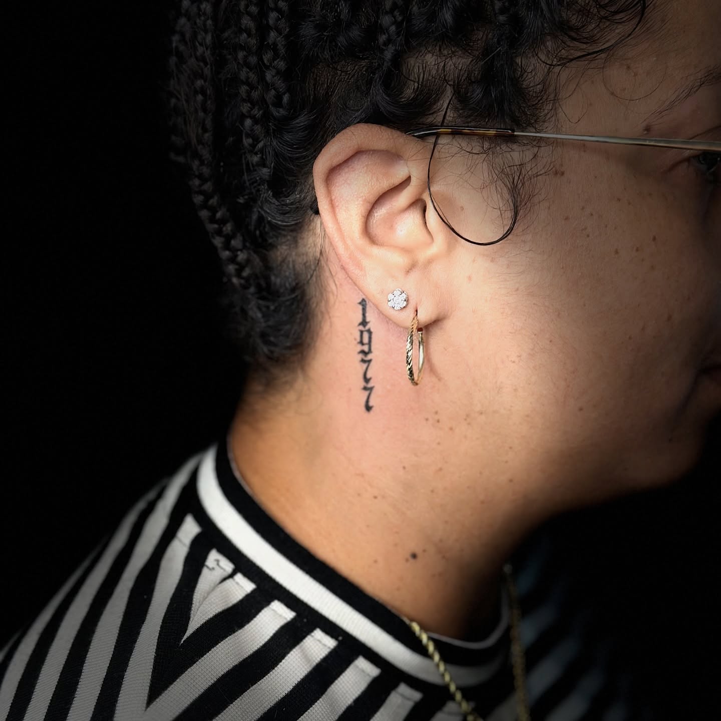 Embrace Simplicity: The Ultimate Guide to Minimalist Tattoos - Weekly ...