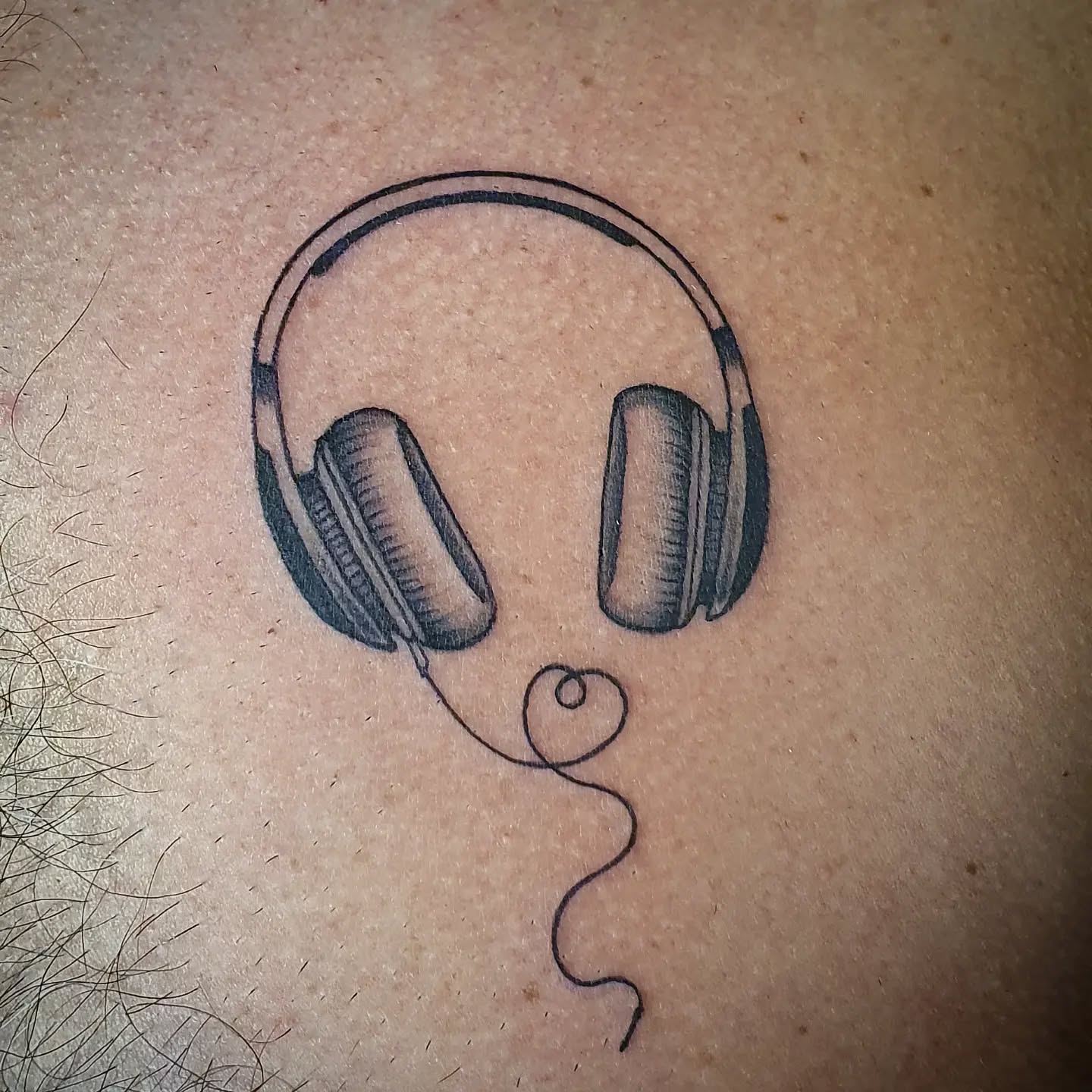 Embrace Simplicity: The Ultimate Guide to Minimalist Tattoos - Weekly ...