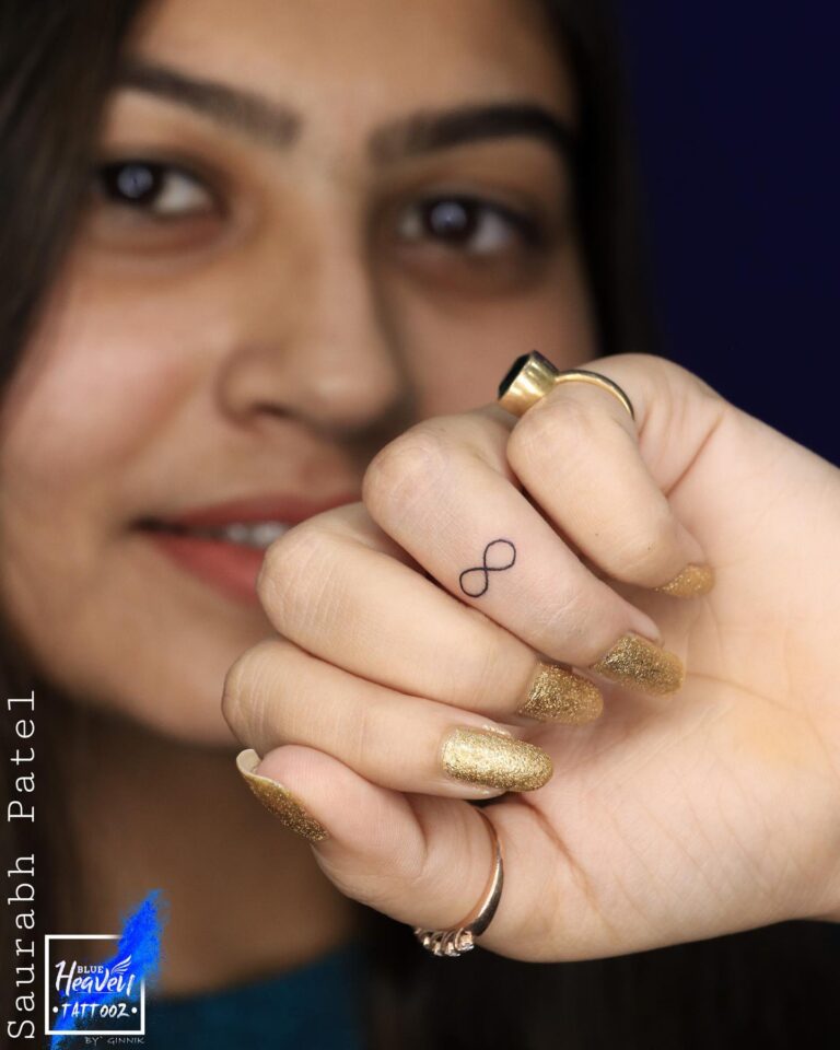 Finger Tattoo Ideas That Make a Big Statement in a Small Space - Weekly ...