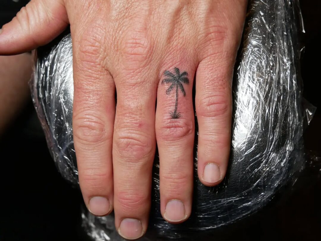 Finger Tattoo Ideas That Make a Big Statement in a Small Space - Weekly ...