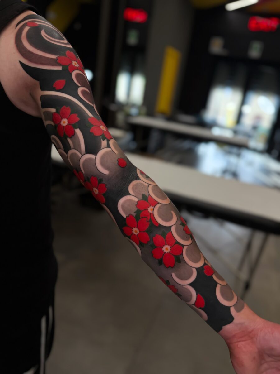 Wave Tattoos: Symbols of Strength, Flow, and Connection to the Ocean ...